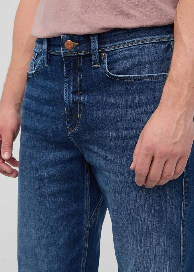Men's Relaxed Straight Fit Stretch Jeans